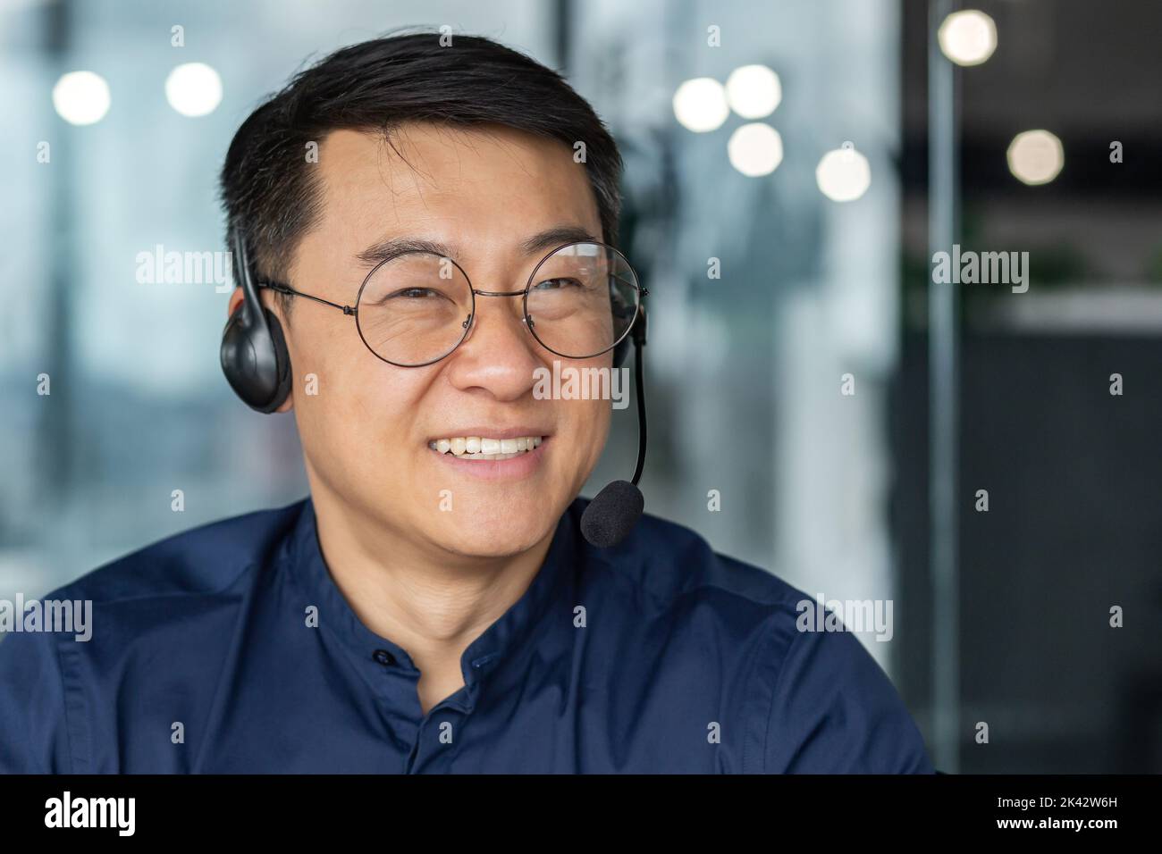 Closeup asian man call center hi-res stock photography and images - Alamy