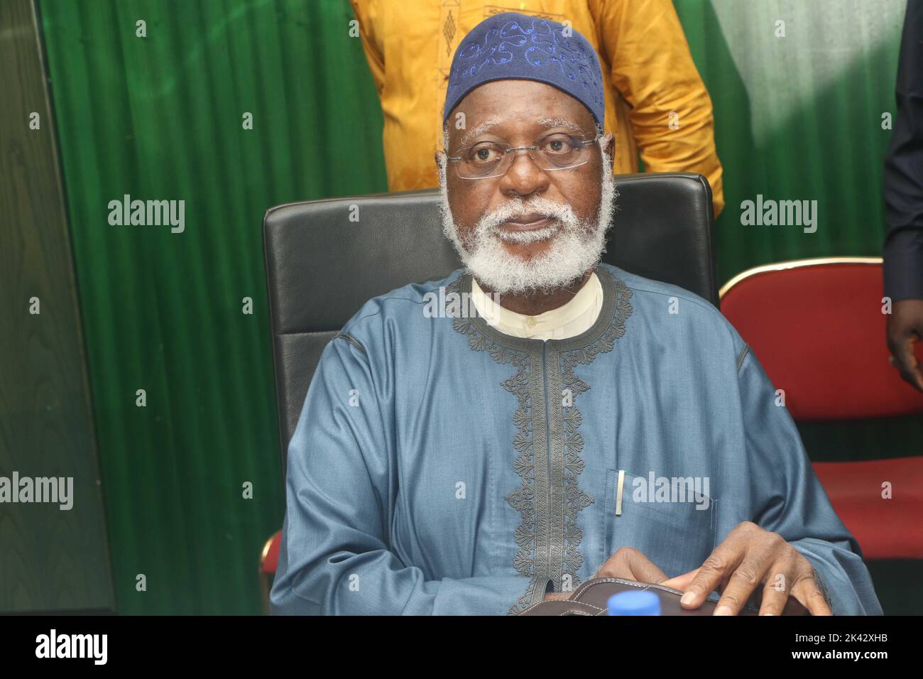 Military head hi-res stock photography and images - Alamy