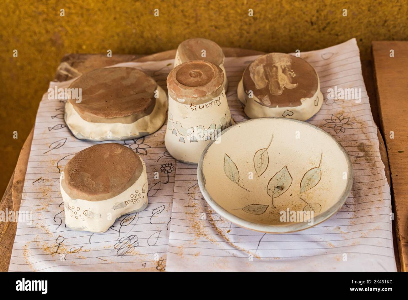 Faiyum pottery hi-res stock photography and images - Alamy