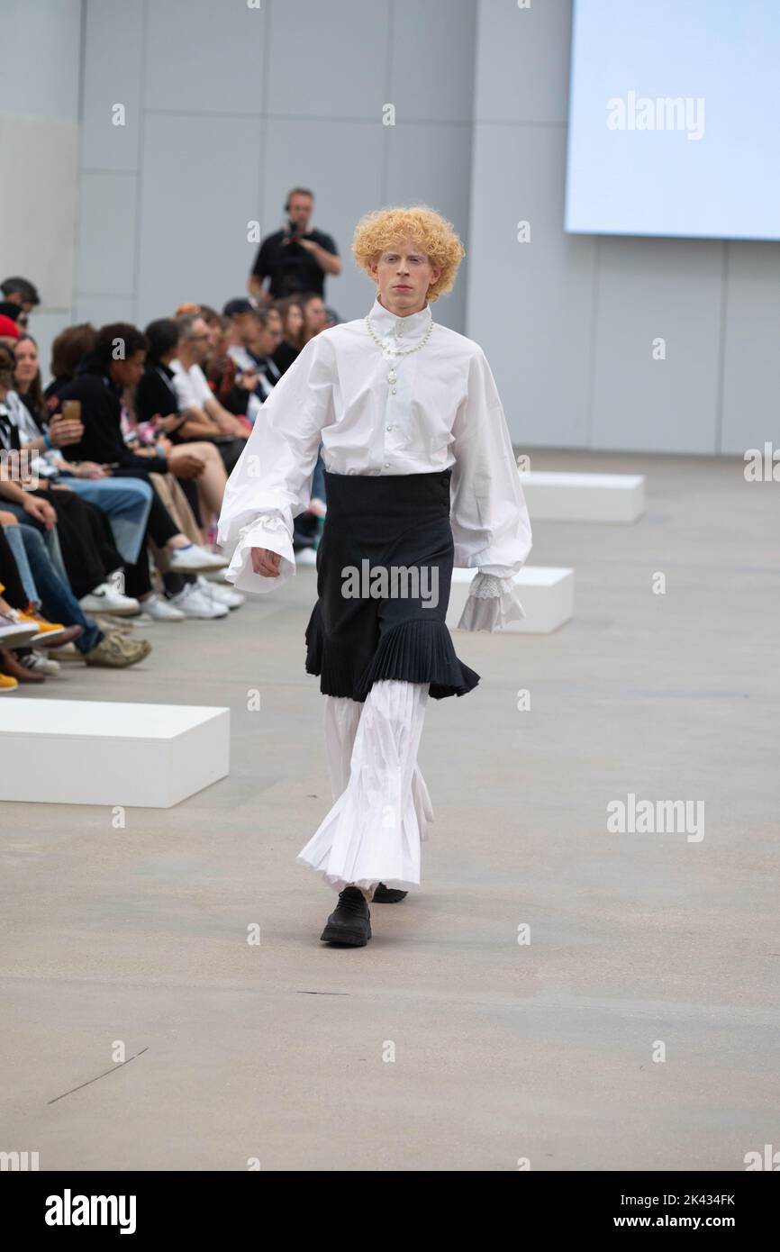 Collective Fashion Show, Ukrainische Nachwuchsdesigner:innen der ...