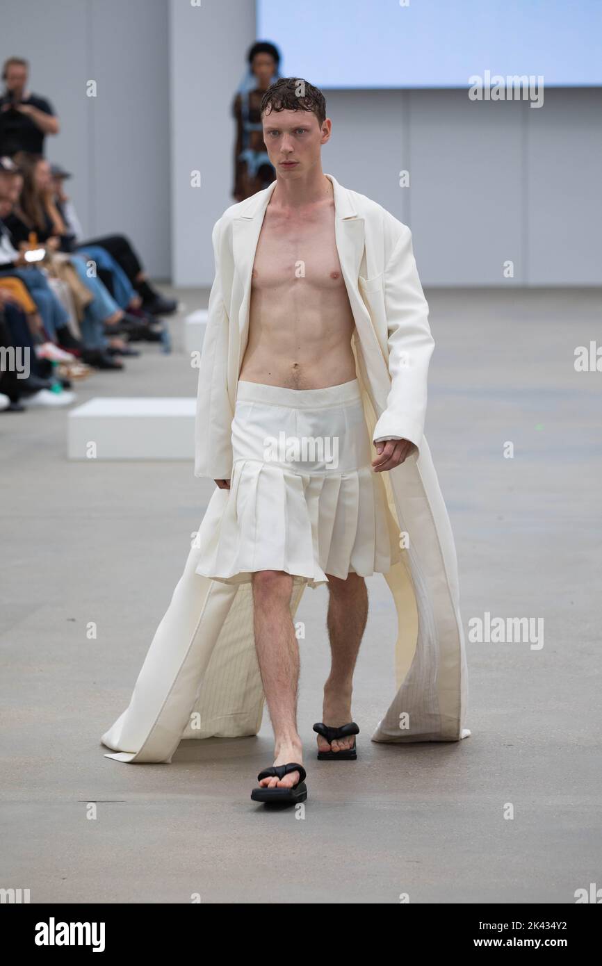 Collective Fashion Show, Ukrainische Nachwuchsdesigner:innen der ...