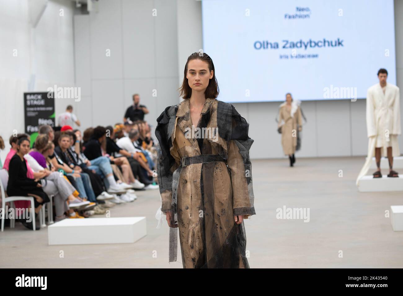 Collective Fashion Show, Ukrainische Nachwuchsdesigner:innen der ...
