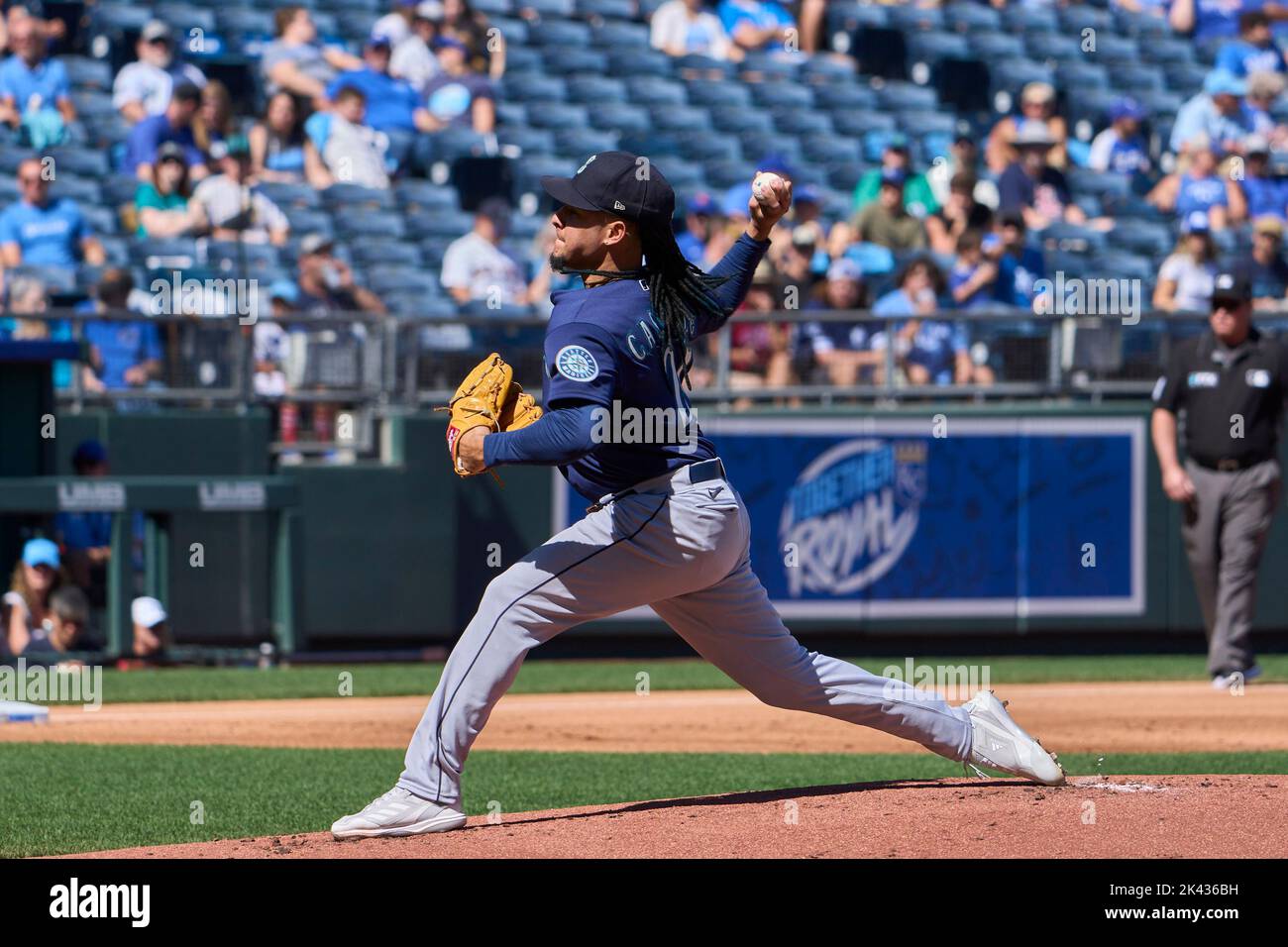 September 25 2022: Seattle pitcher Luis Castillo (41) throws a pitch ...