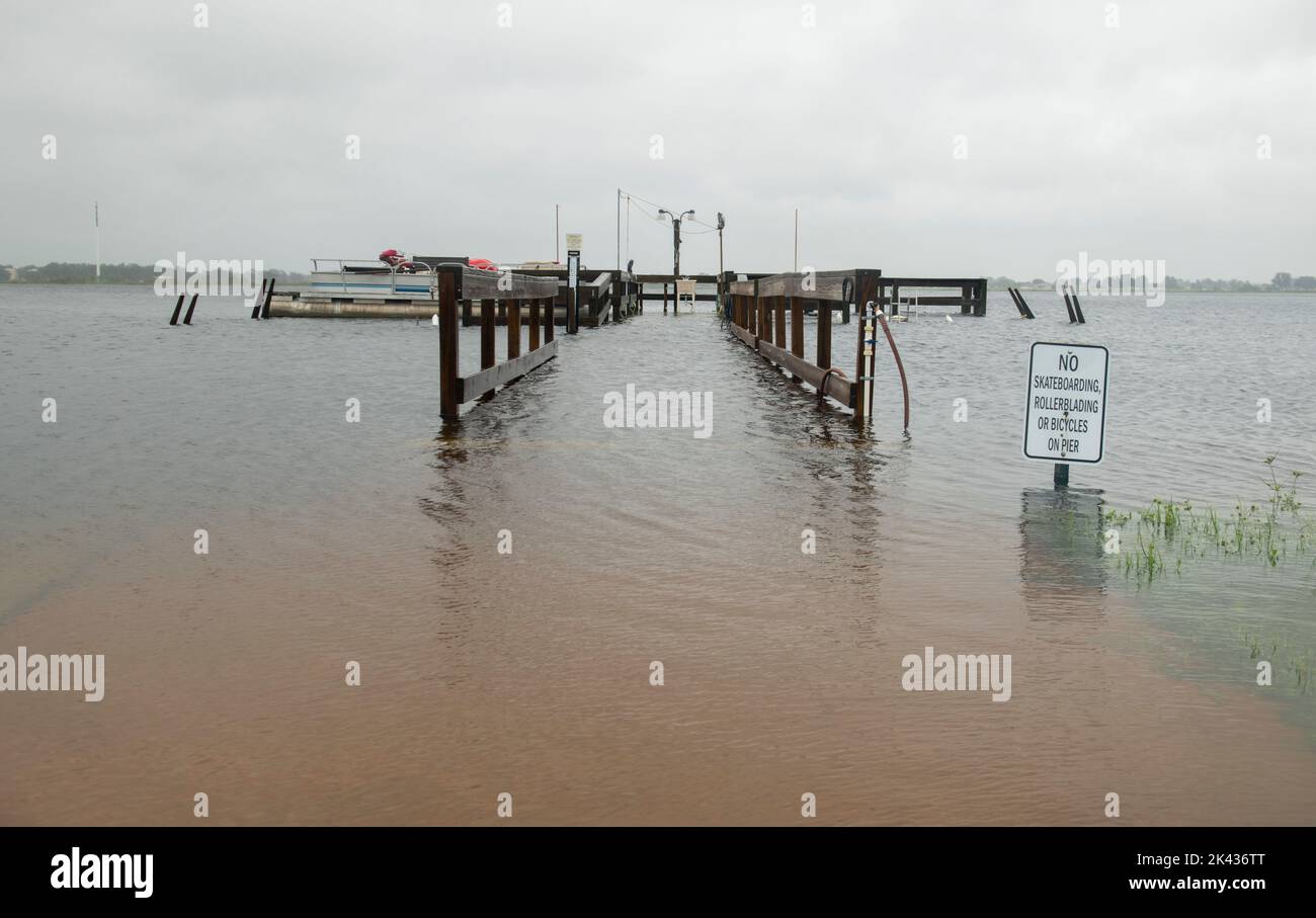 Winter Haven, Florida, USA. 29th Sep, 2022. A dock on Lake Eloise sits ...