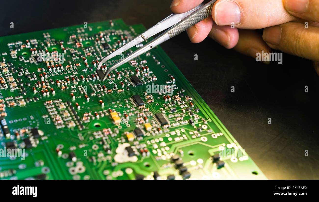 Multi wire hi-res stock photography and images - Alamy