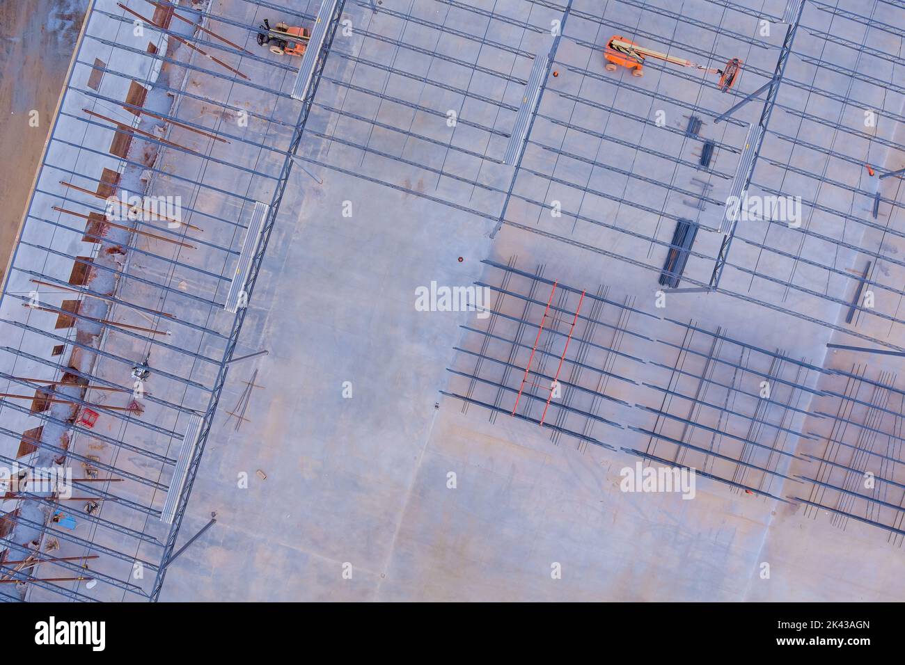 In order to construct a steel warehouse, the roof truss frame needs to ...
