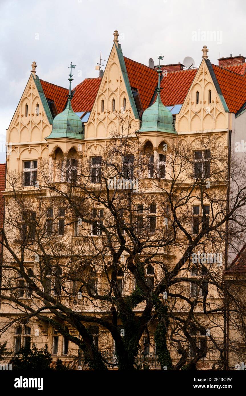 Neo gothic verdigris dome hi-res stock photography and images - Alamy