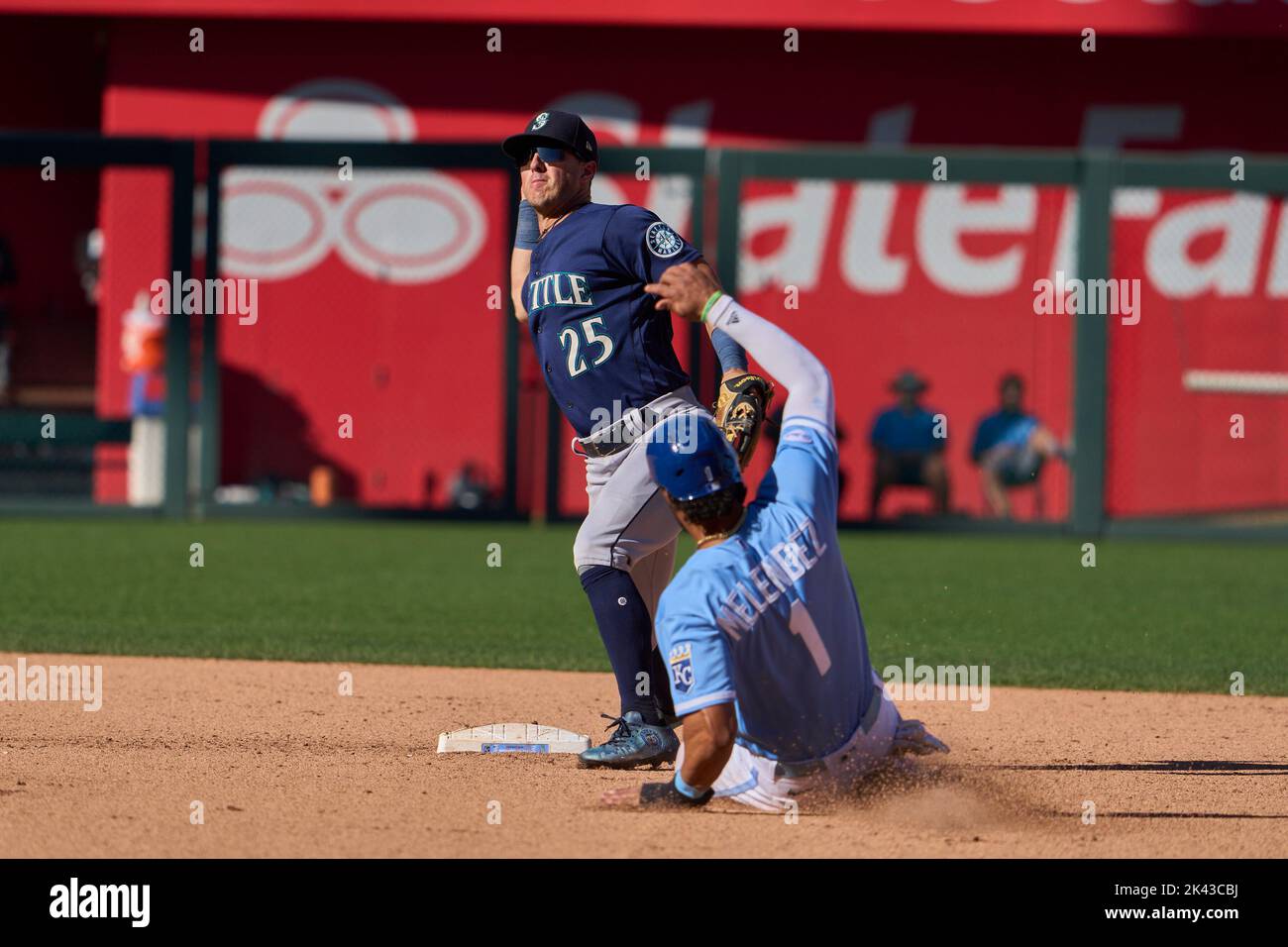 September 25 2022: Seattle second baseman Dylan Moore (25) makes a play ...