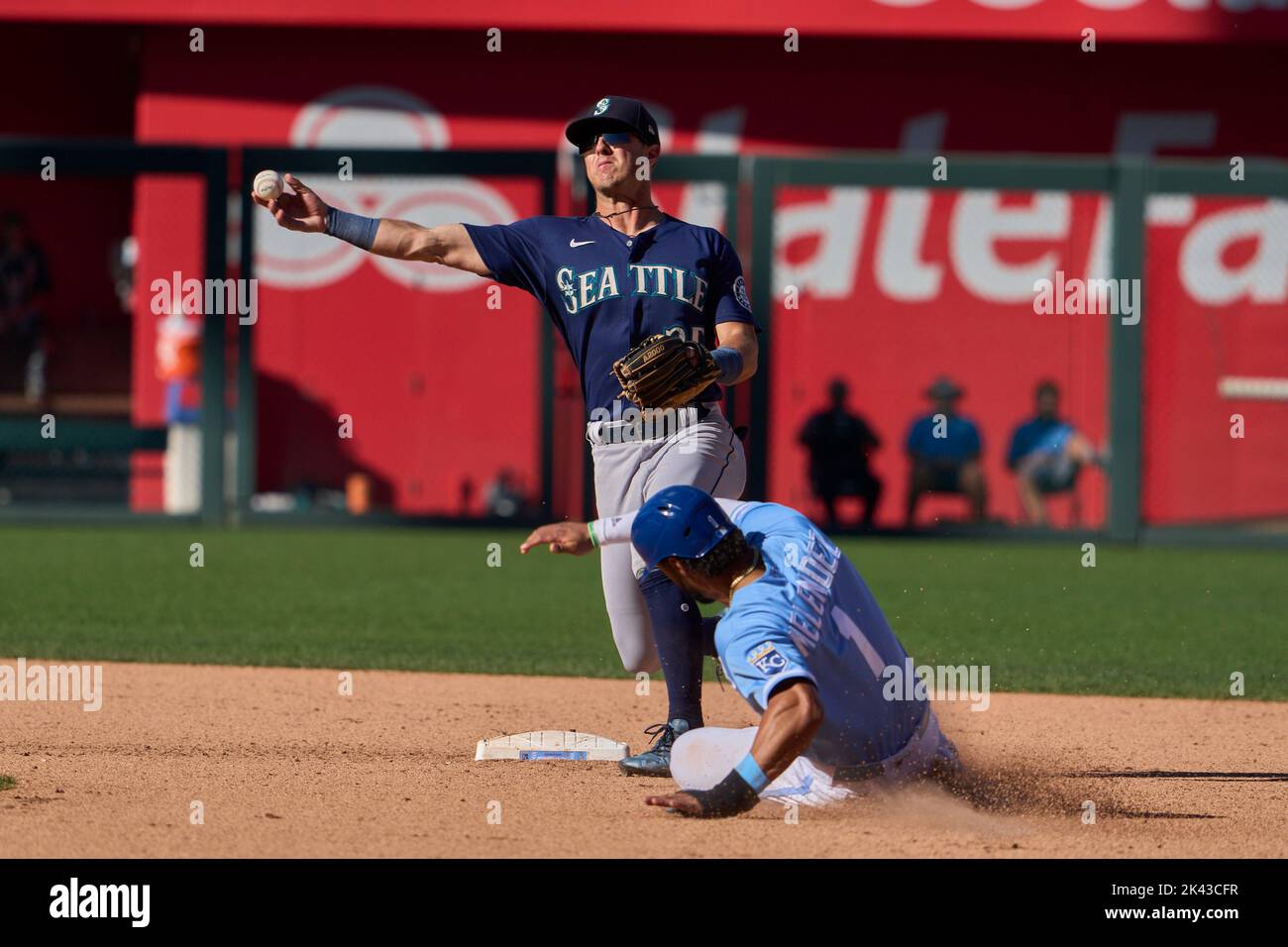 September 25 2022: Seattle second baseman Dylan Moore (25) makes a play ...