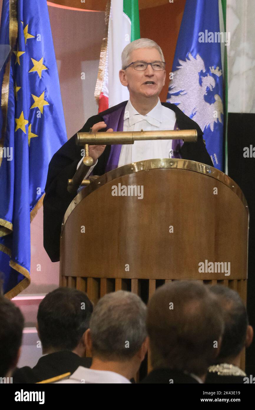 Tim Cook in Naples to receive honorary degree in Innovation and ...