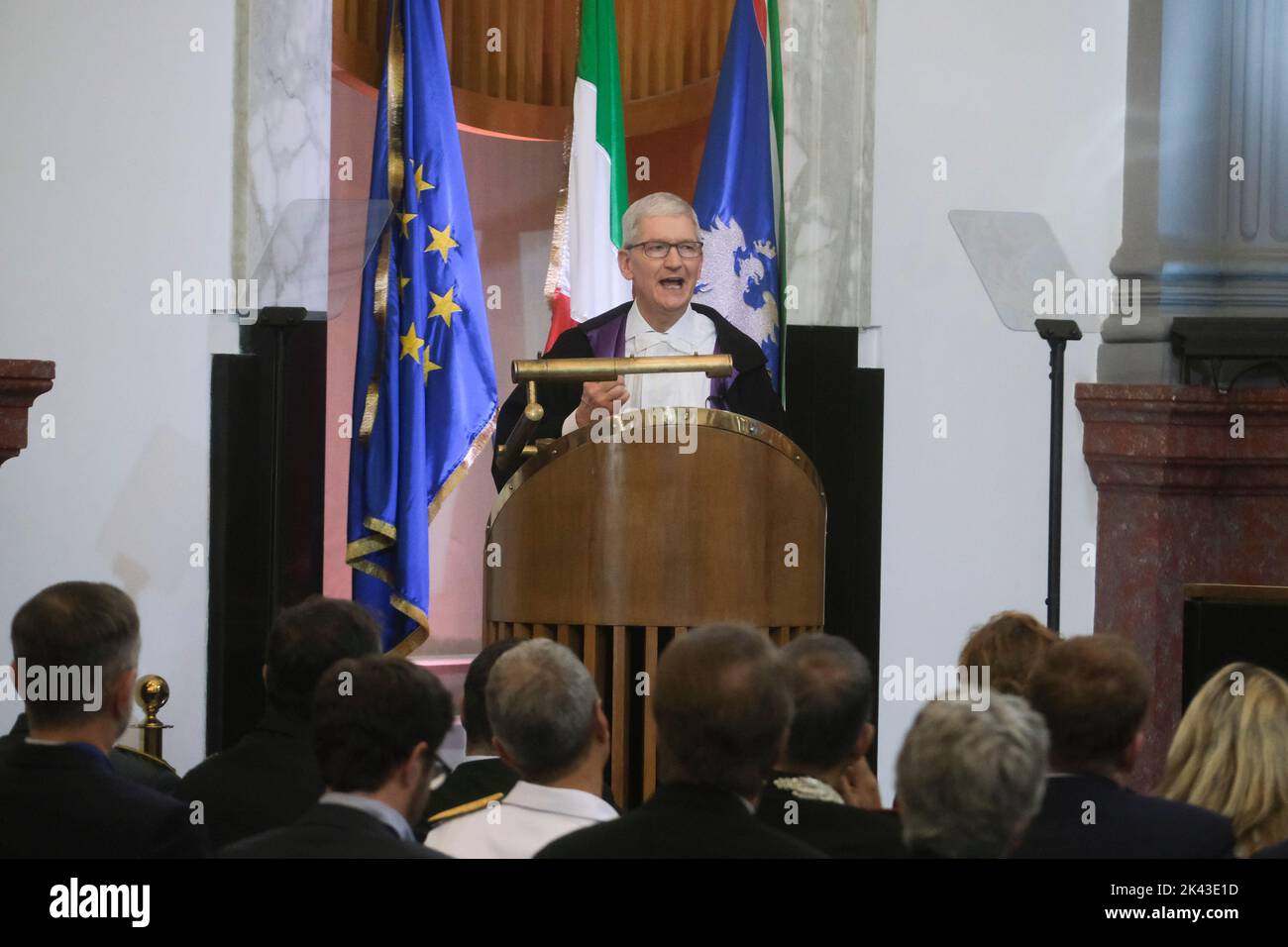 Tim Cook in Naples to receive honorary degree in Innovation and ...