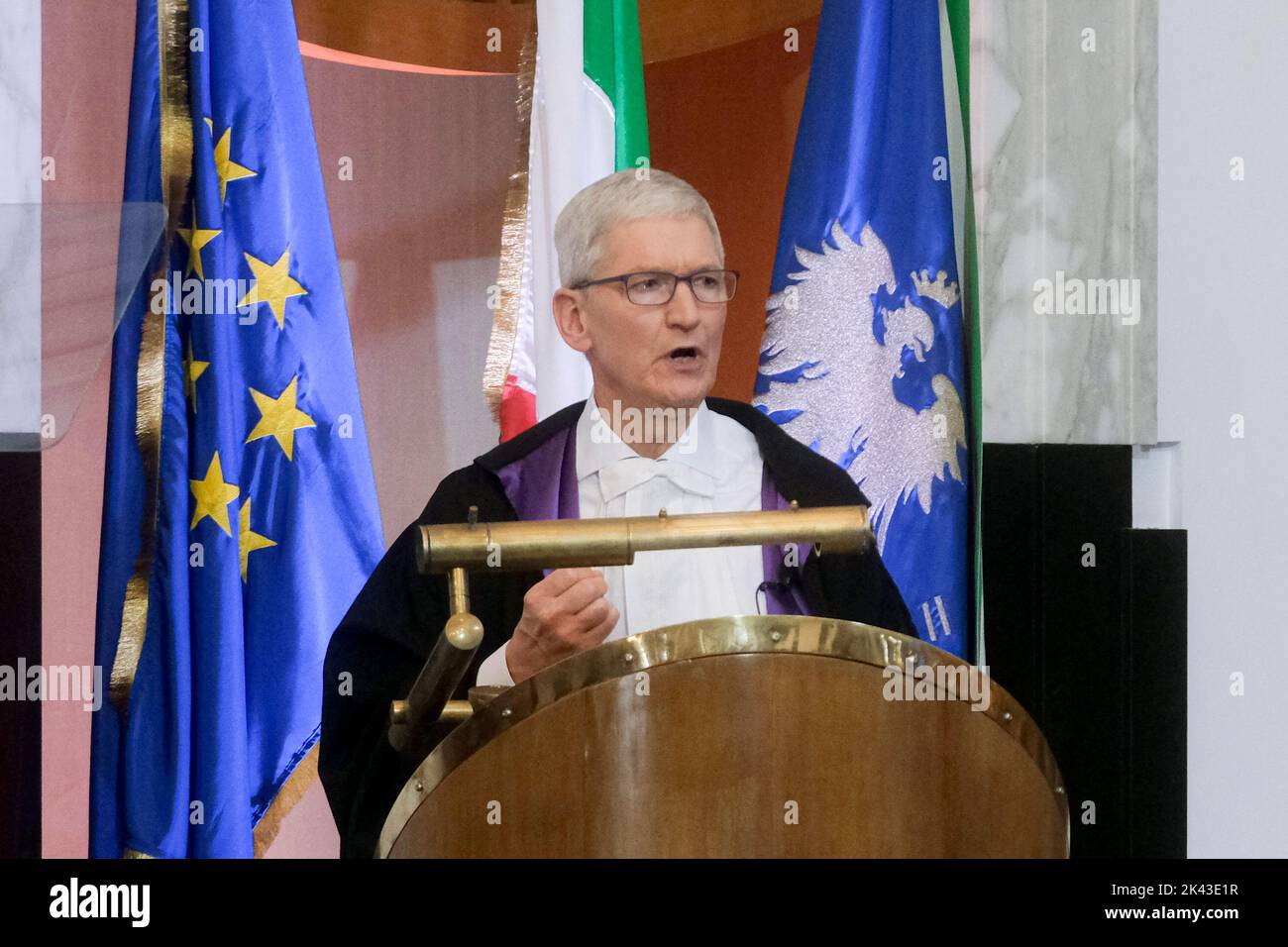 Tim Cook in Naples to receive honorary degree in Innovation and ...