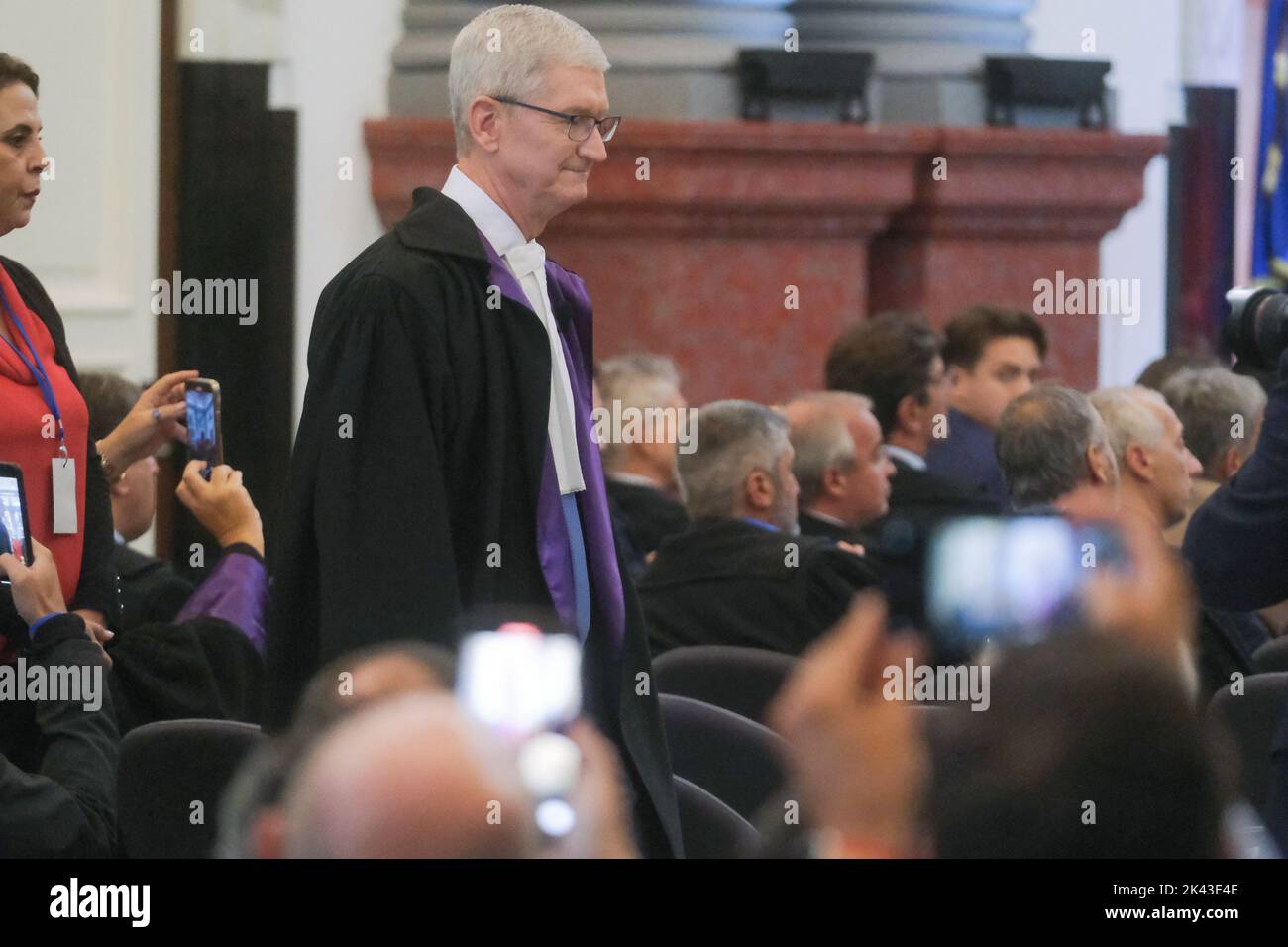 Tim Cook in Naples to receive honorary degree in Innovation and ...