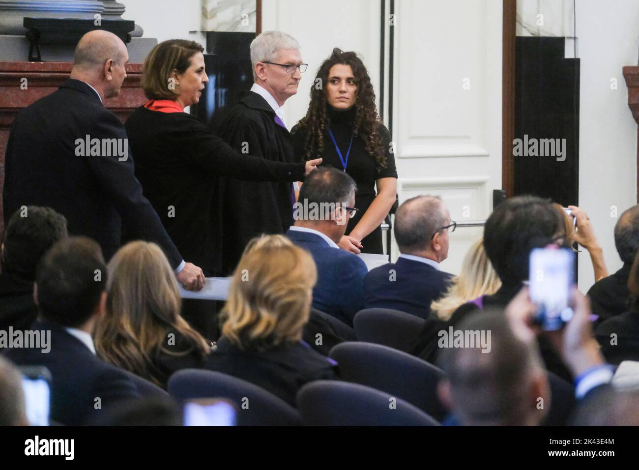 Tim Cook in Naples to receive honorary degree in Innovation and ...