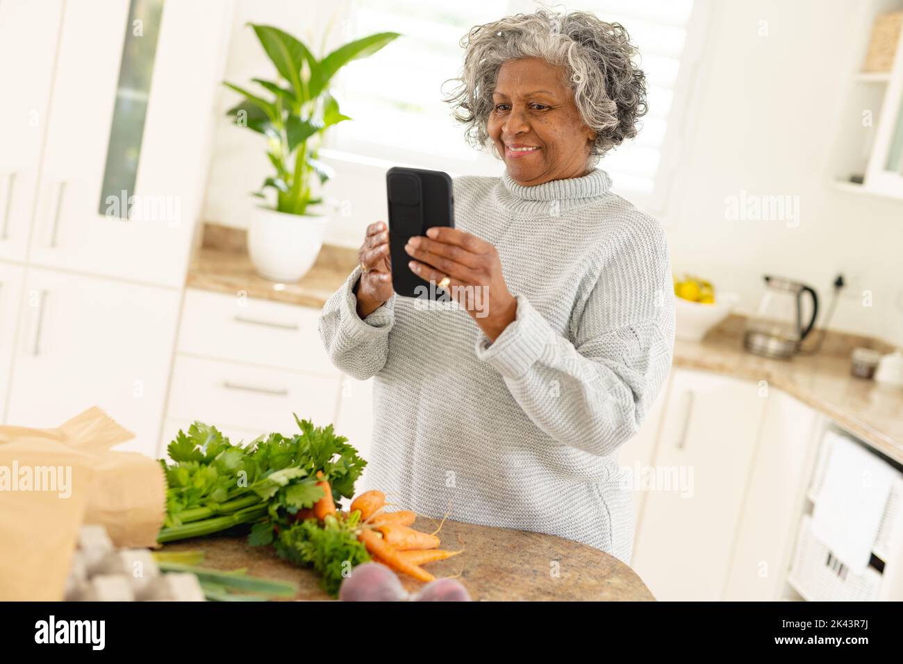 Senior african american women restaurant hi-res stock photography and ...