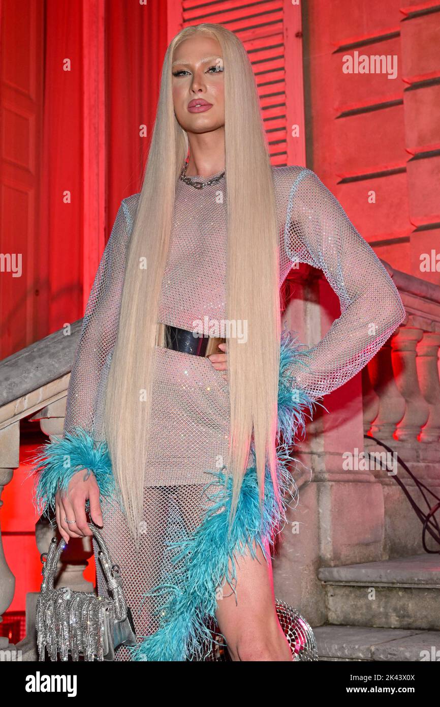 Paris, France, September 29, 2022. Jennifer Grace attends the Jean Paul ...