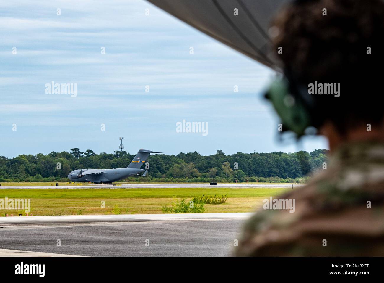 437th aircraft maintenance squadron hi-res stock photography and images ...