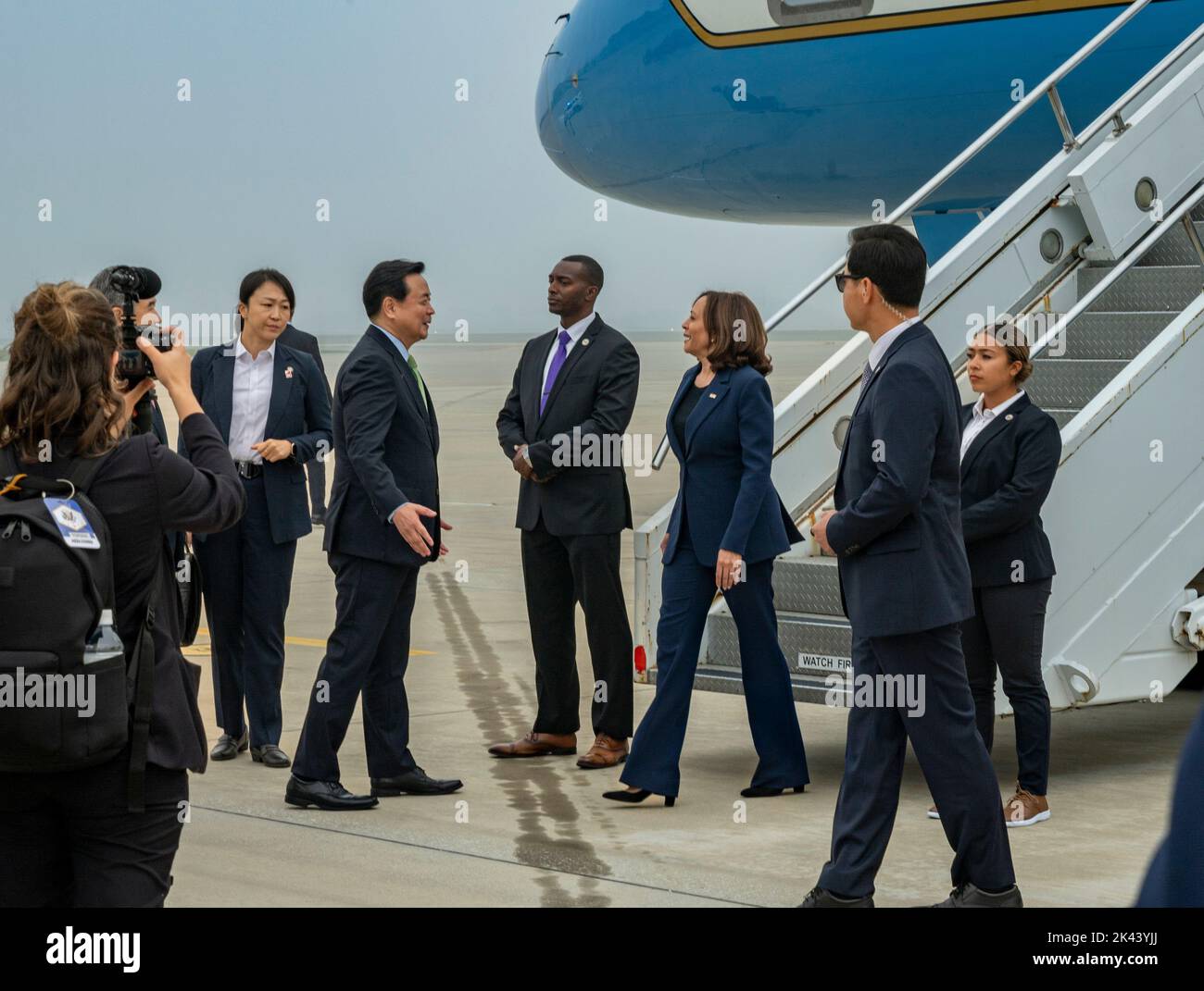 Vice President Kamala D. Harris greets Mr. Hyun-dong Cho, Republic of ...