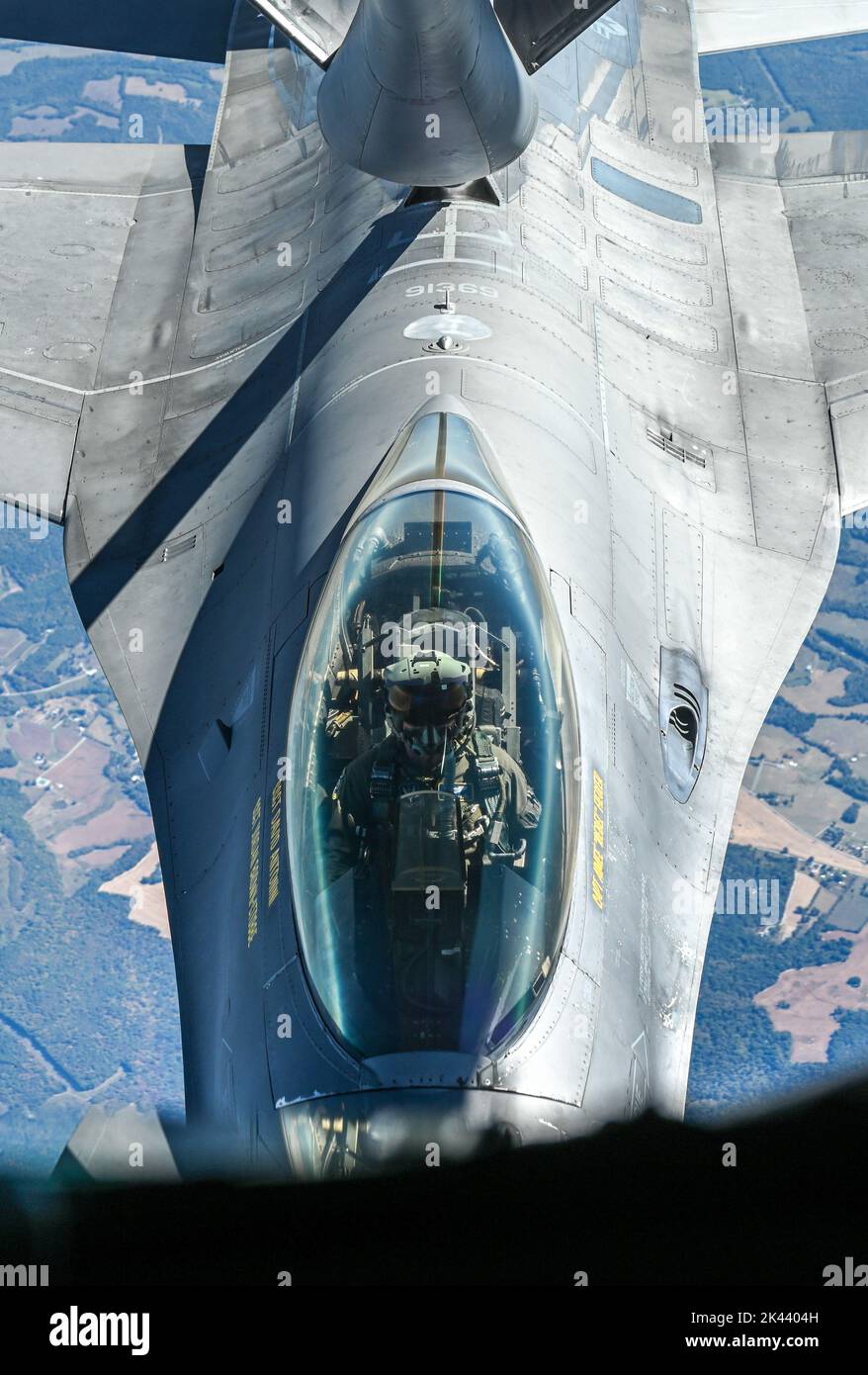 An F-16 Fighting Falcon from Shaw Air Force Base, South Carolina ...