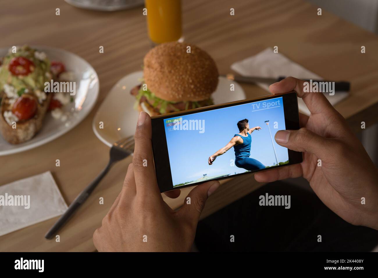 Mobile phone throwing competition hi-res stock photography and images ...