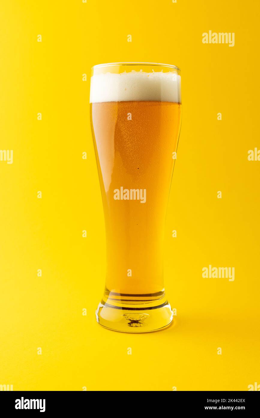Beer vertical hi-res stock photography and images - Alamy