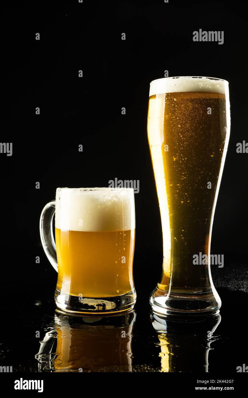 Beer vertical hi-res stock photography and images - Alamy