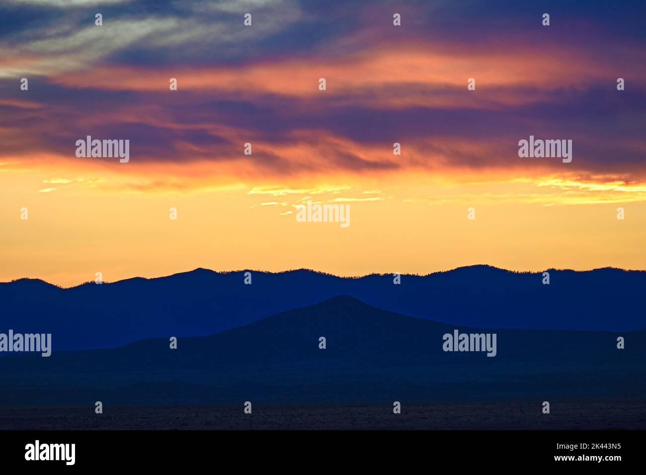 Santa fe sunset sky blue hi-res stock photography and images - Alamy