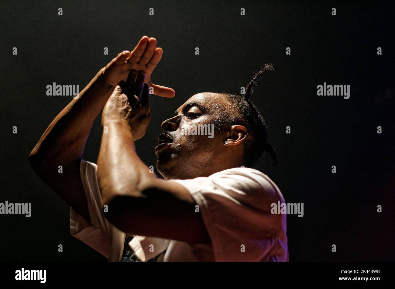 Hip hop fashion 1990s hi-res stock photography and images - Alamy