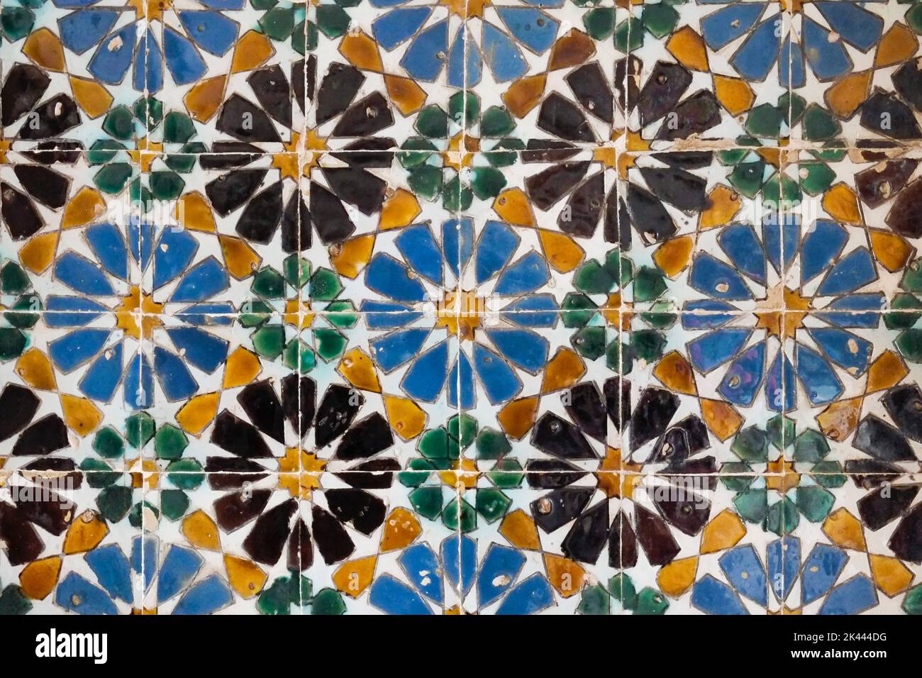 Old Portuguese tiles with Moorish influence Stock Photo - Alamy