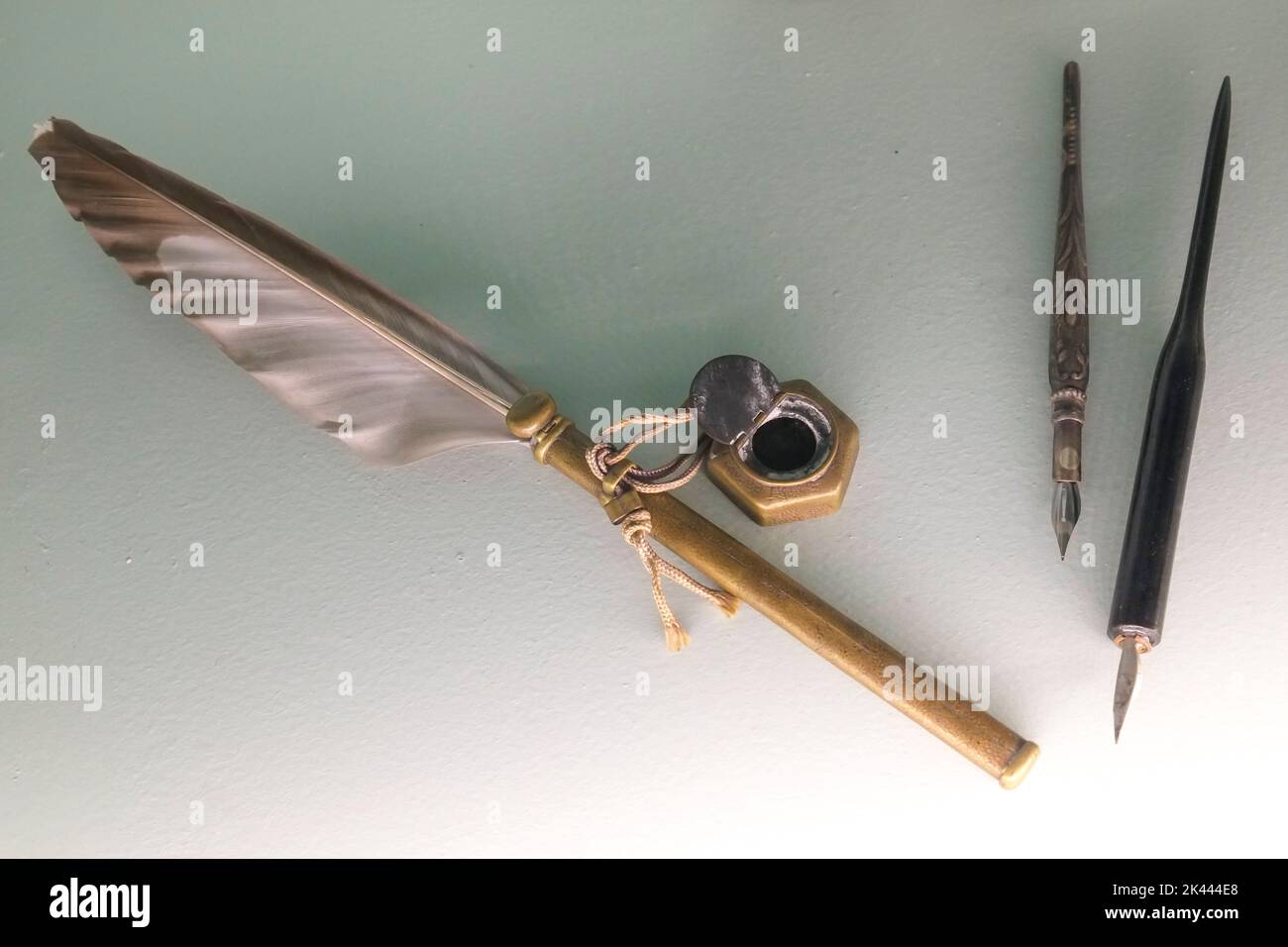 Vintage pens and quill Stock Photo - Alamy