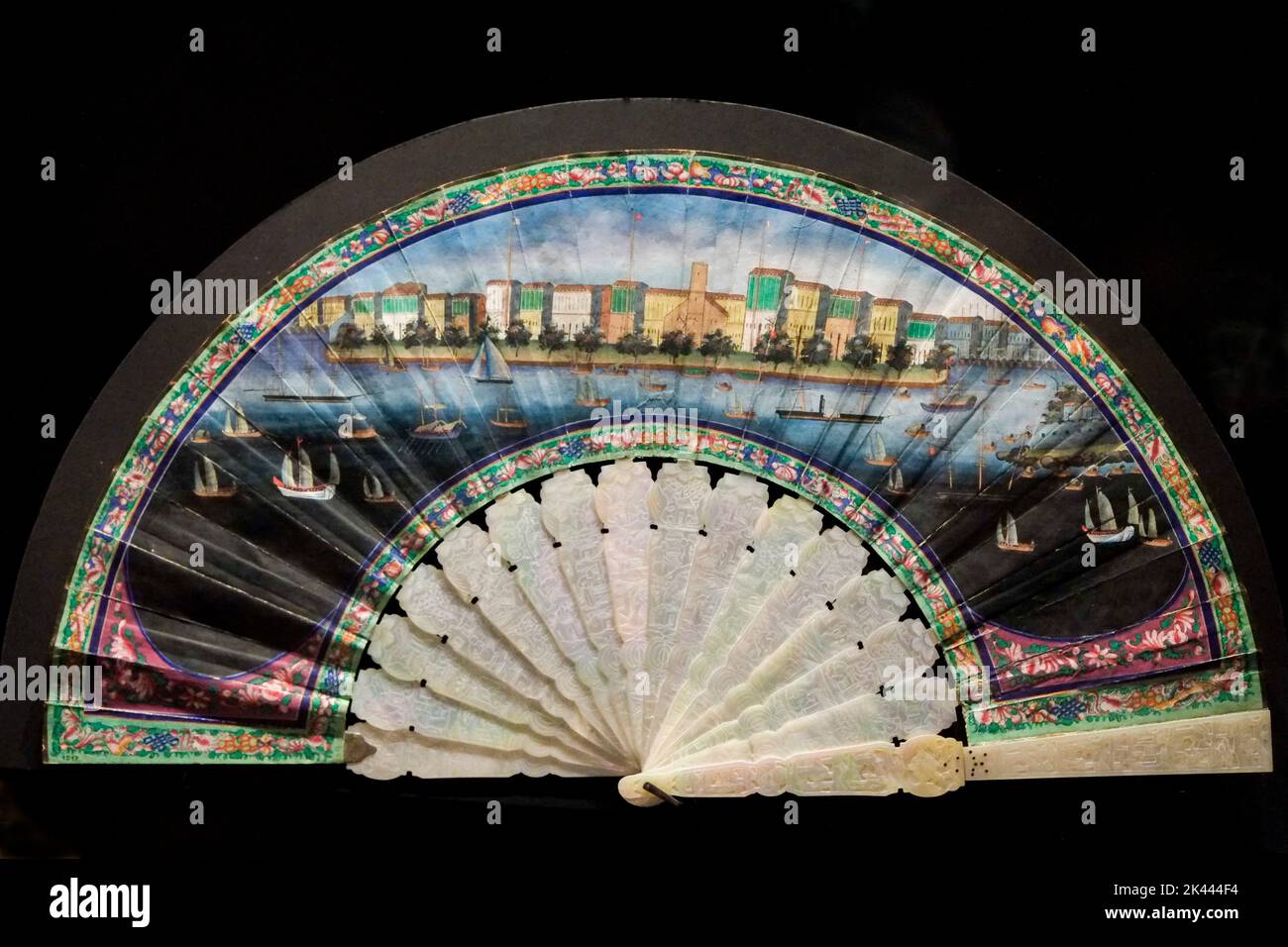 Antique Chinese fan Stock Photo - Alamy