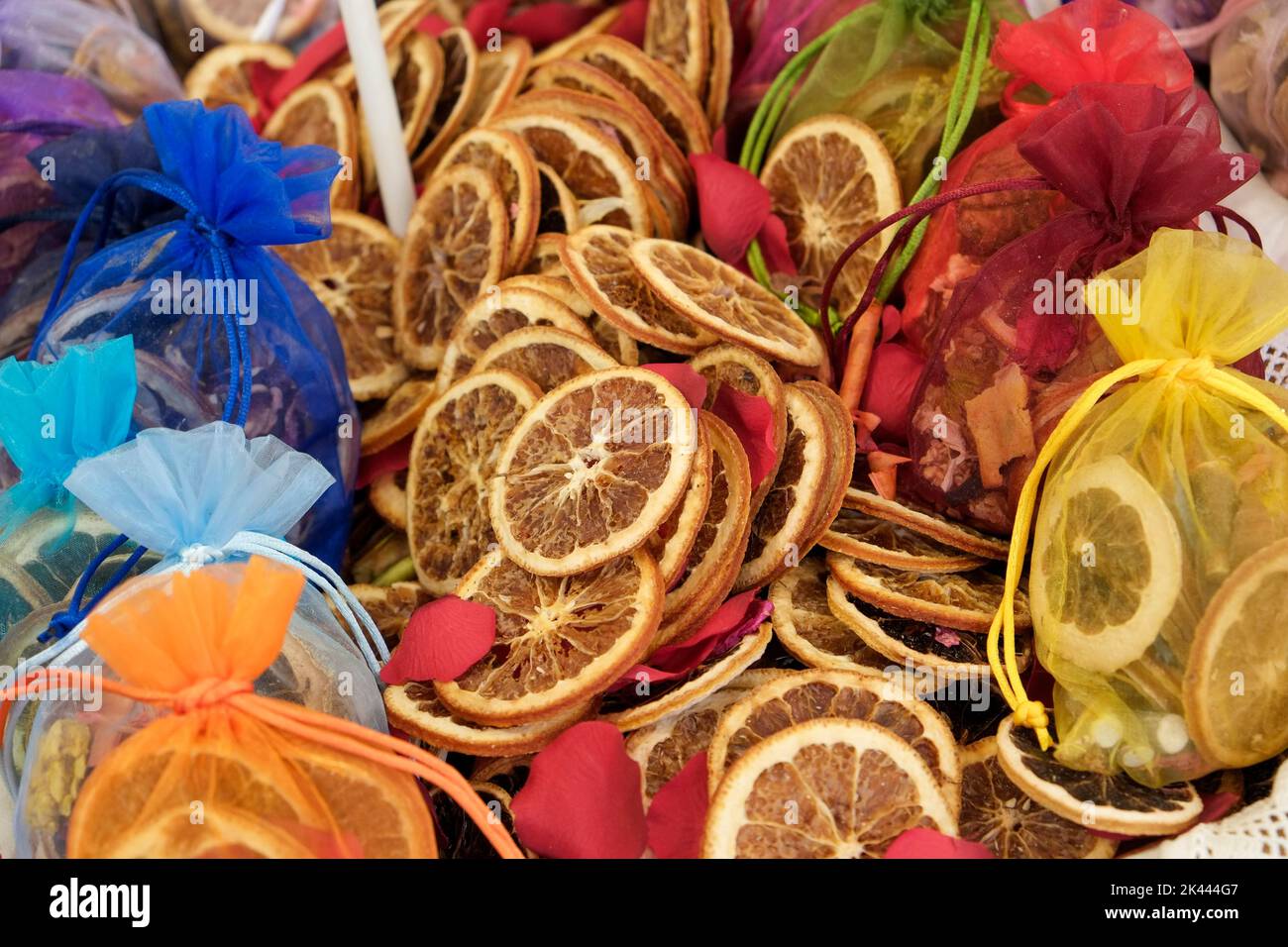 Large bag of oranges hi-res stock photography and images - Alamy
