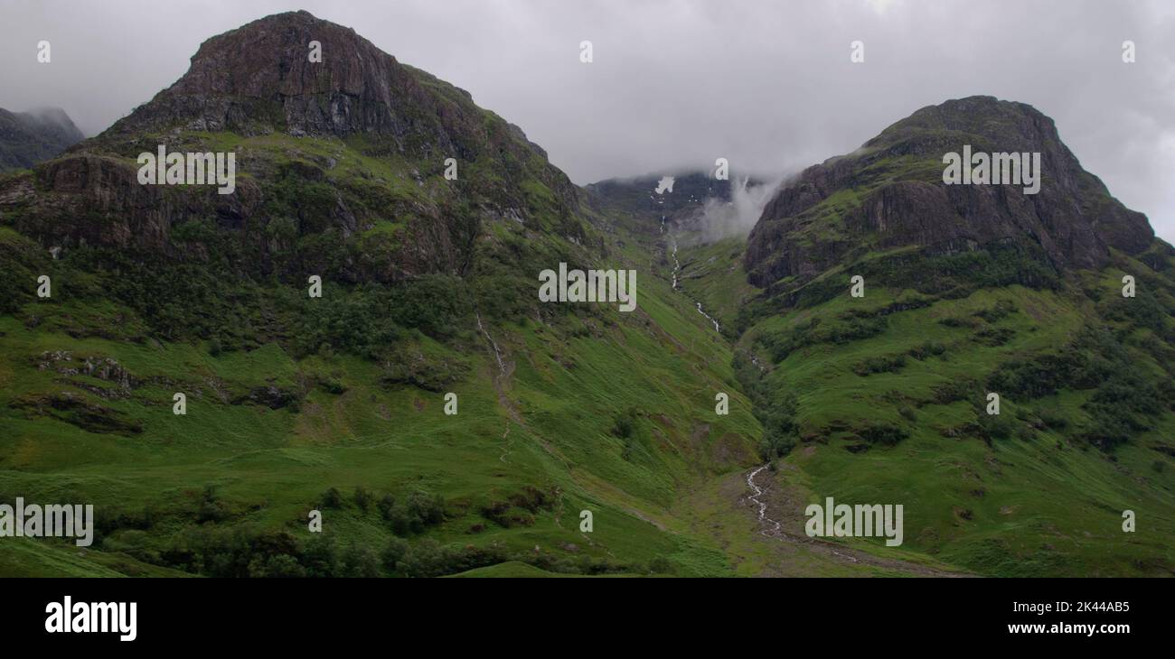 Scenic mountain views in Scotland with fog landscapes Stock Photo - Alamy