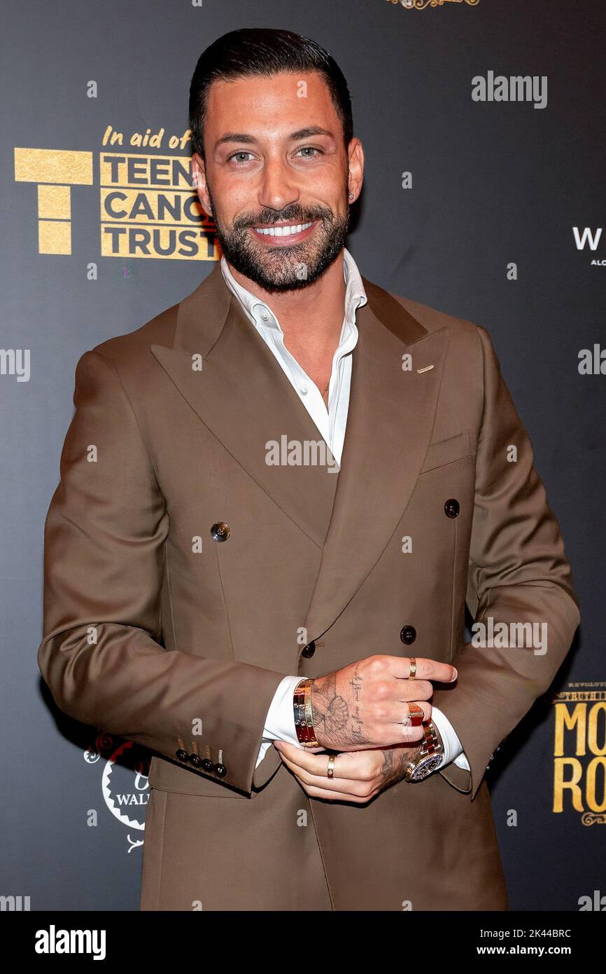 London, UK. 29th Sep, 2022. Giovanni Pernice on the Red carpet at a ...