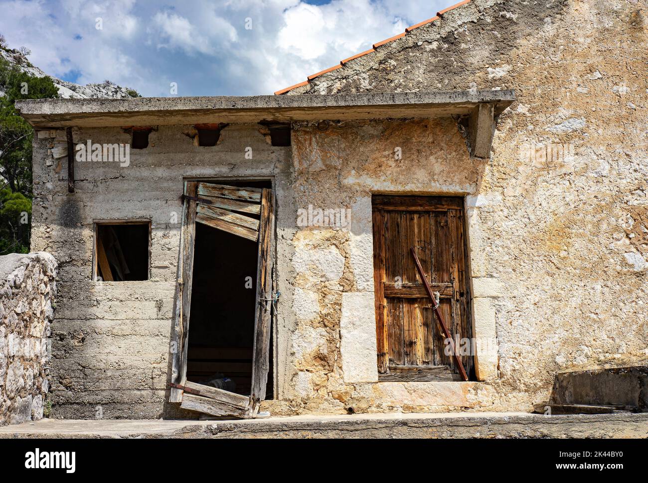 Unprotected structure hi-res stock photography and images - Alamy