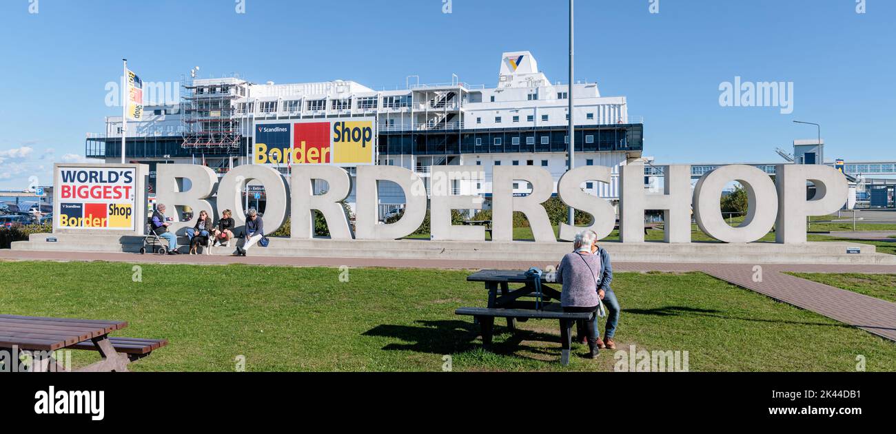 Puttgarden, Germany. 21st Sep, 2022. The lettering "Bordershop" can be ...