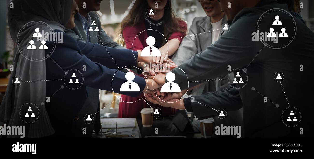 crm Customer Relationship Management businessman communication ...