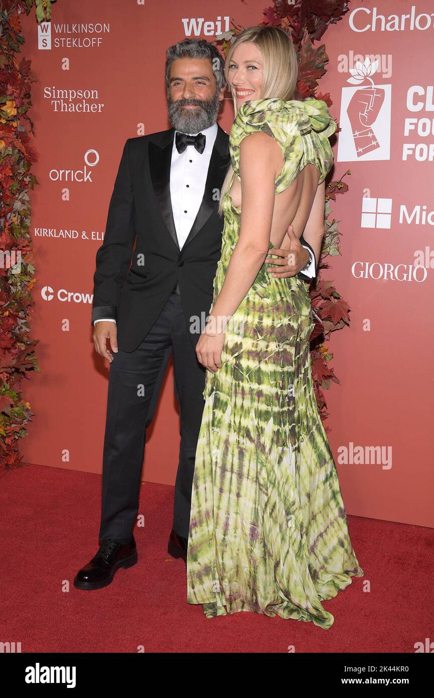 New York, NY, September 29, 2022. (L-R) Oscar Isaac and Elvira Lind ...