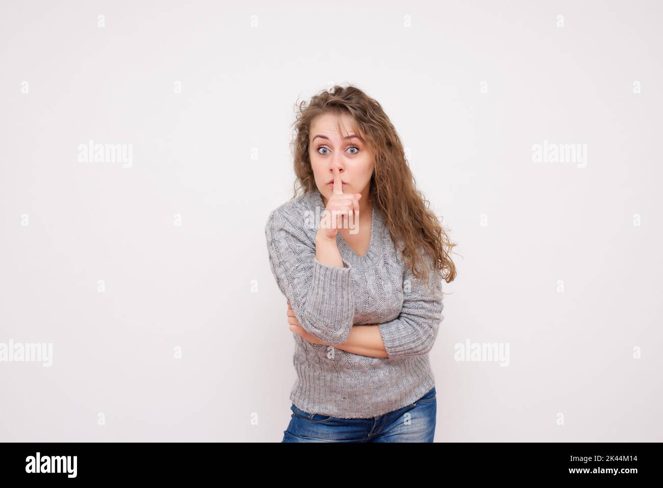 Quiet behavior hi-res stock photography and images - Alamy