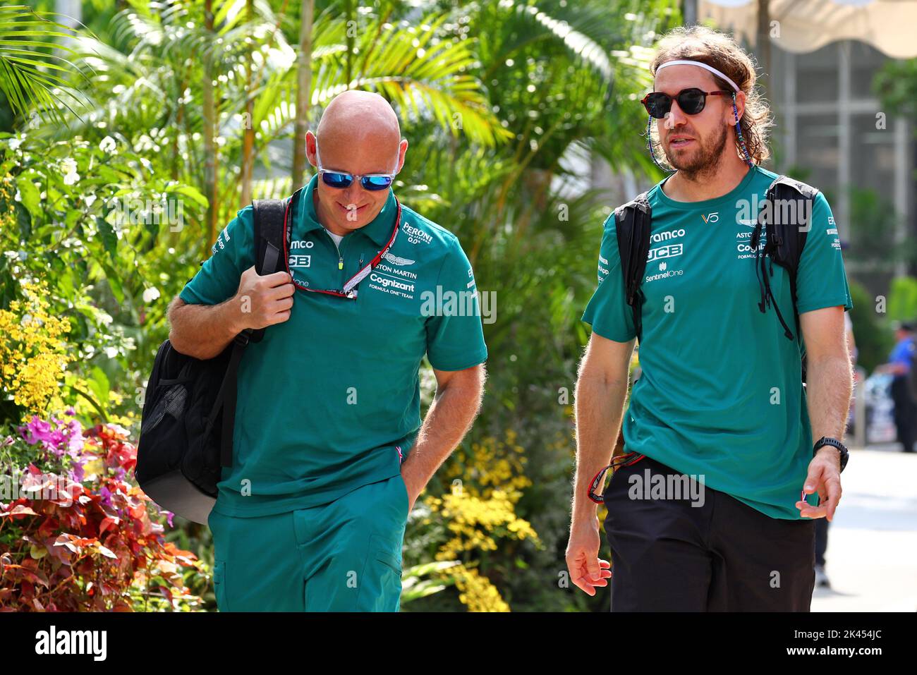 Singapore, 30/09/2022, (L to R): Mark Arnall (GBR) Personal Trainer ...