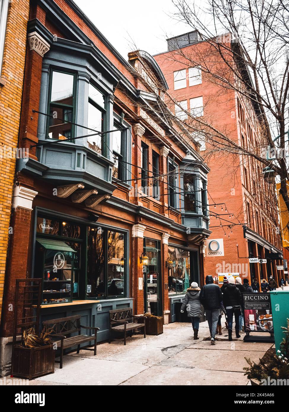 A brick residential building in downtown Stock Photo - Alamy