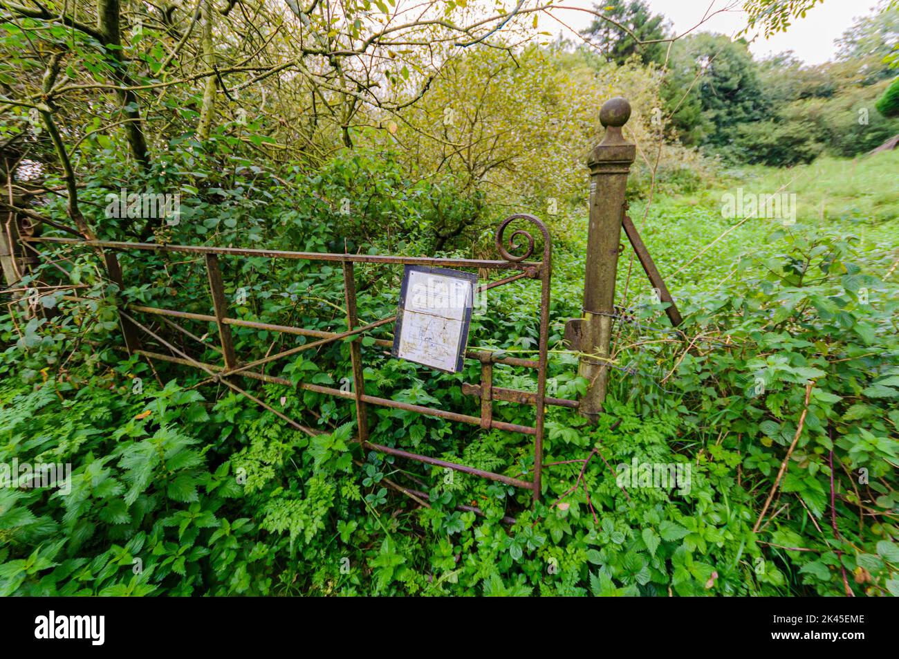 Cemetery sign iron hi-res stock photography and images - Alamy