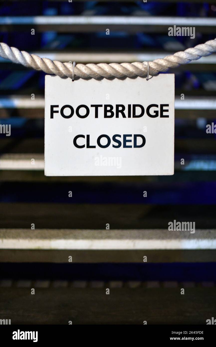 Footbridge closed hi-res stock photography and images - Alamy