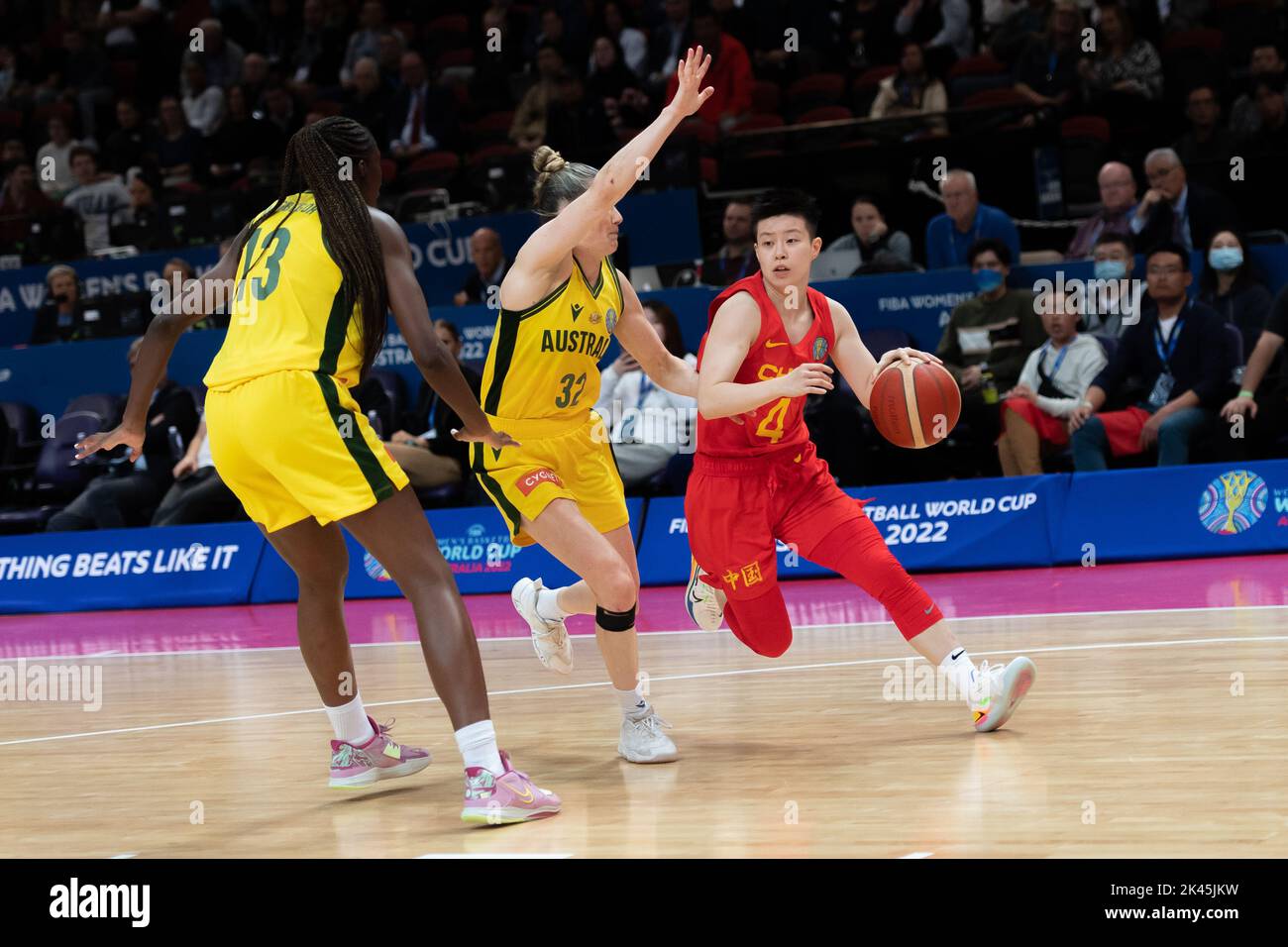 Sydney, Australia. September 30, 2022, Yuan Li of China controls the ...