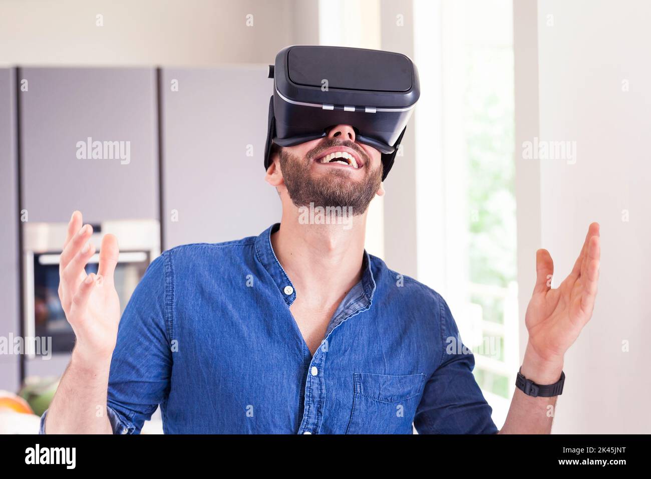 3d virtual reality viewer hi-res stock photography and images - Alamy
