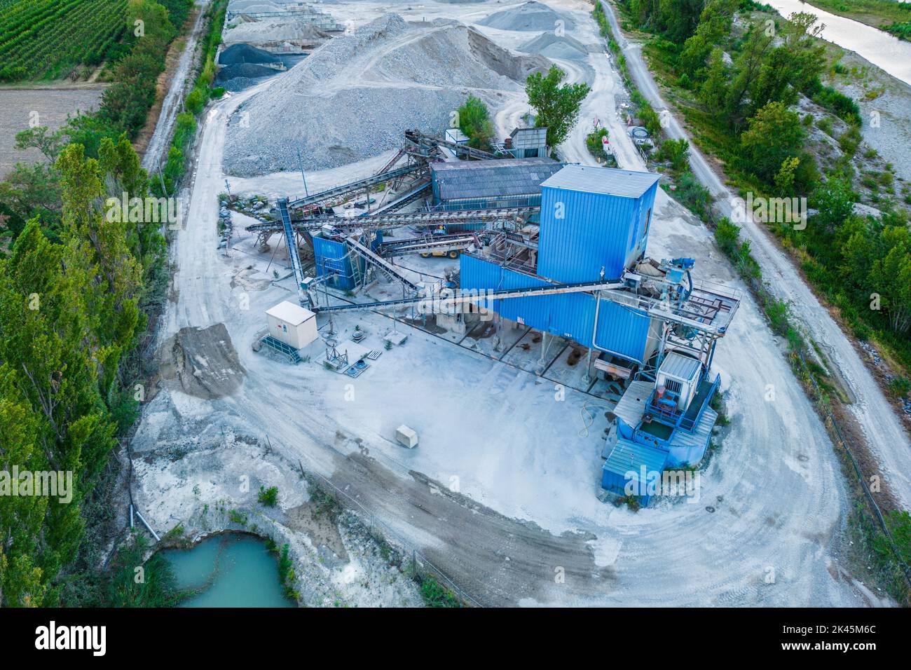Aggregates processing plant hi-res stock photography and images - Alamy