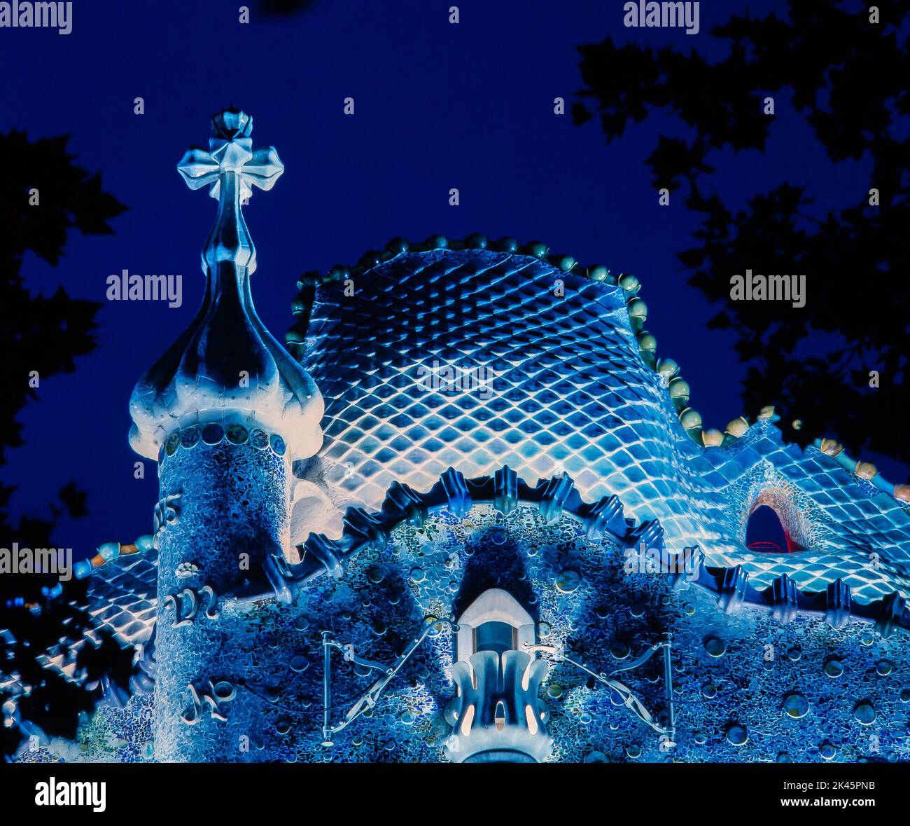 ANTINI GAUIDI/ CASA BATLLO, FACHADA. SIGLO XX Stock Photo - Alamy