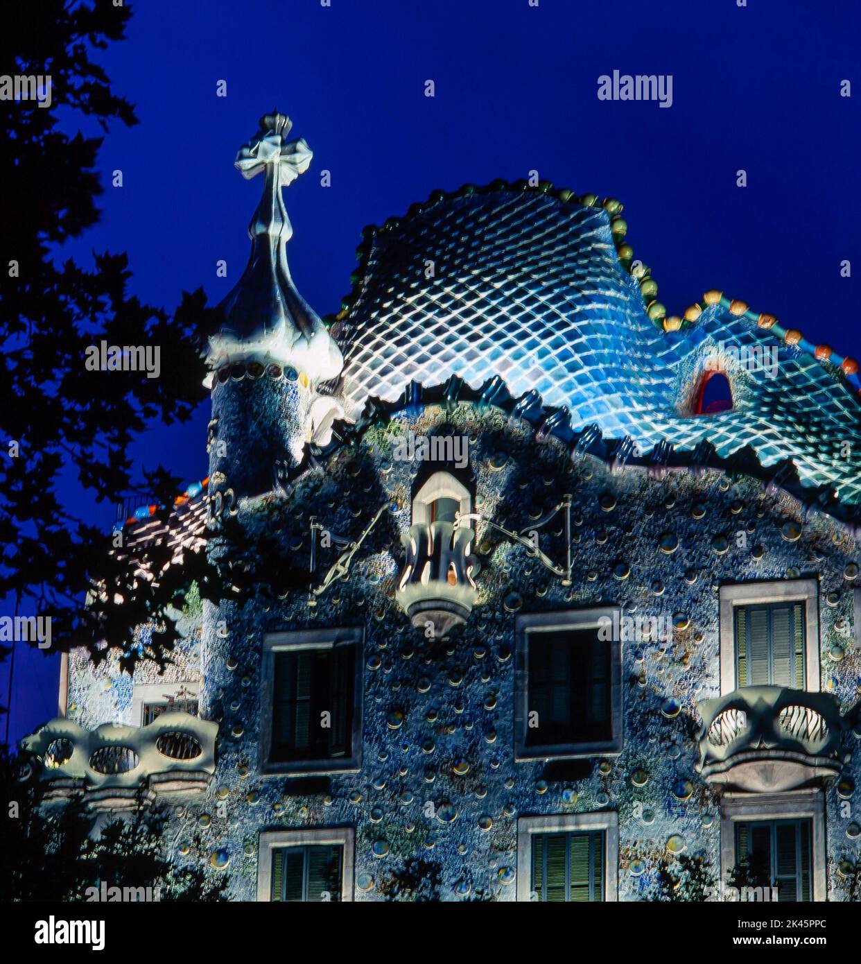 ANTINI GAUIDI/ CASA BATLLO, FACHADA. SIGLO XX Stock Photo - Alamy