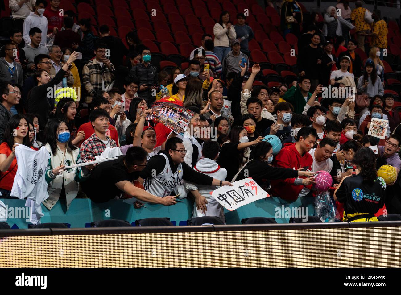 Chinese basketball fans hi-res stock photography and images - Alamy