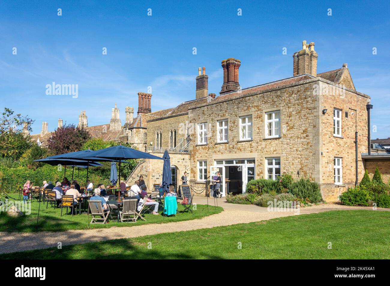 Almonry restaurant hi-res stock photography and images - Alamy